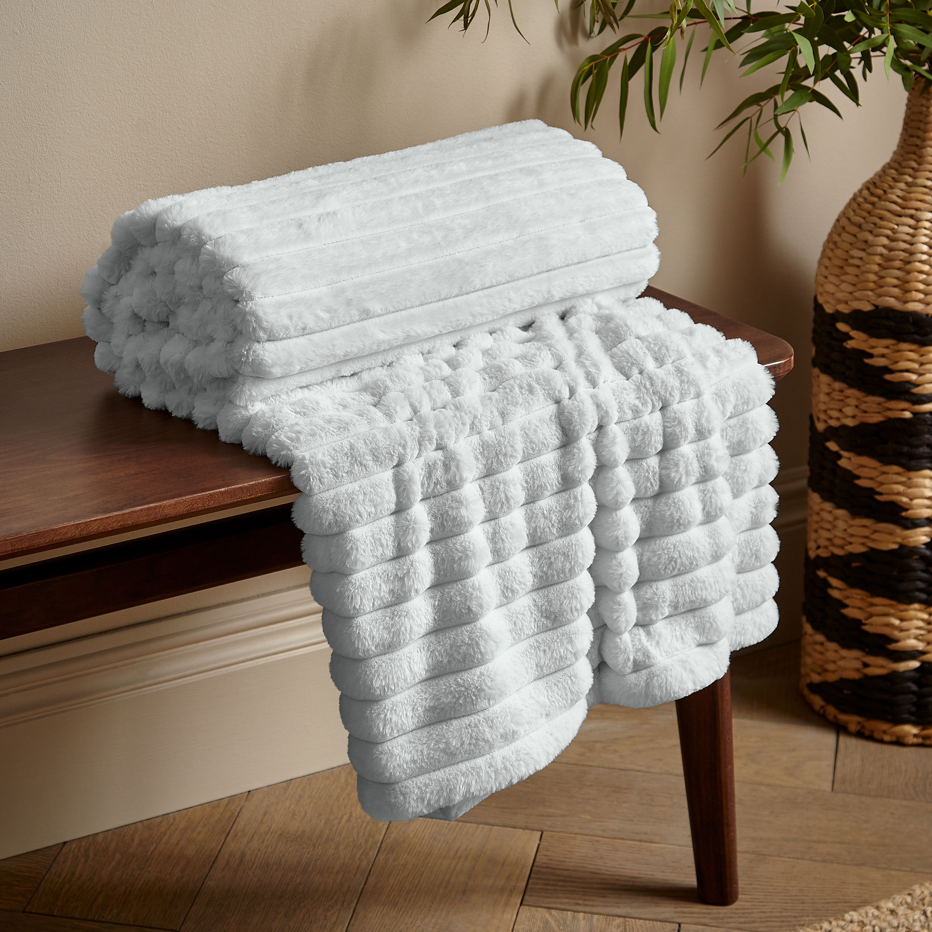 Grey Cosy Ribbed Throw 130x170cm | MFI