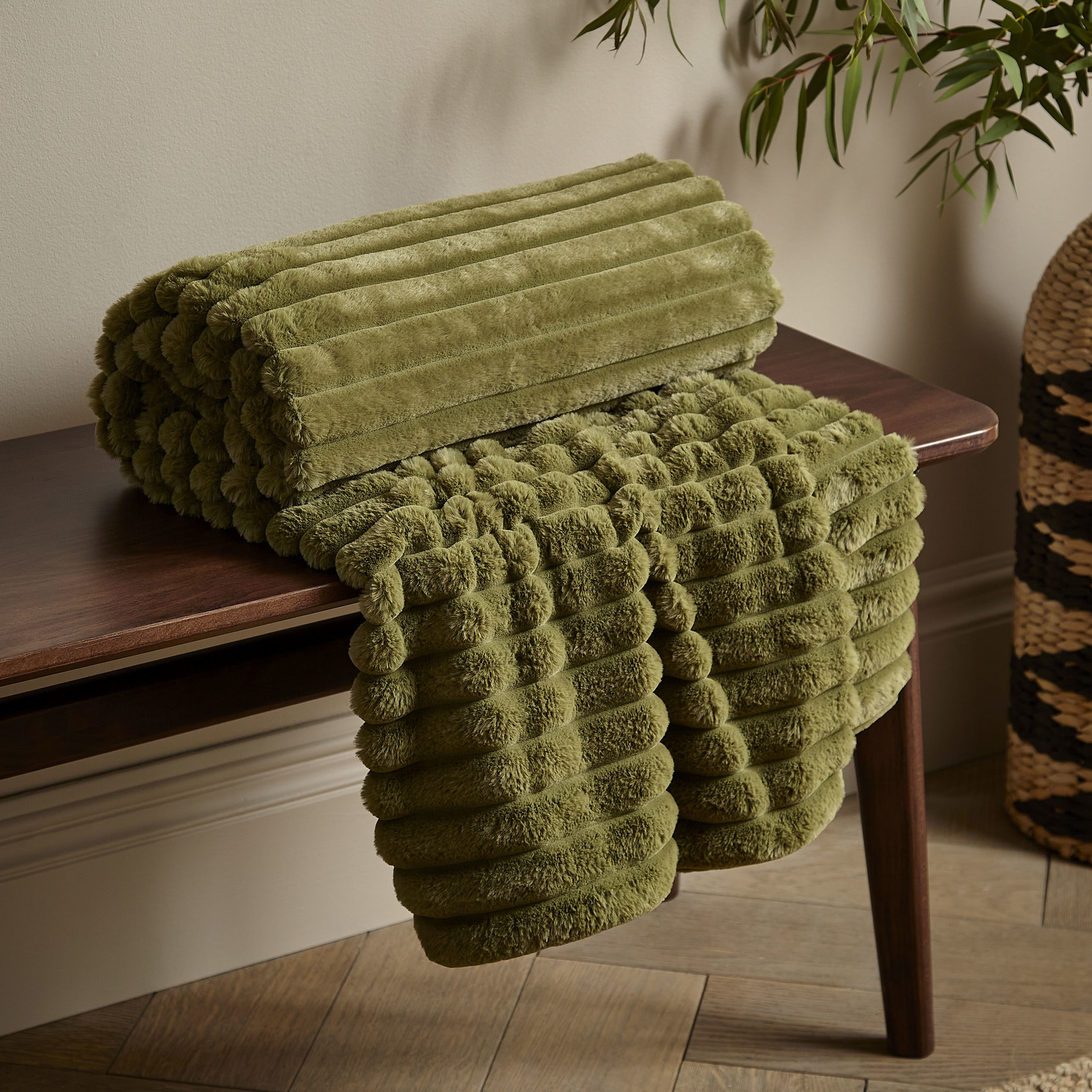 Olive Cosy Ribbed Throw 130x170cm | MFI