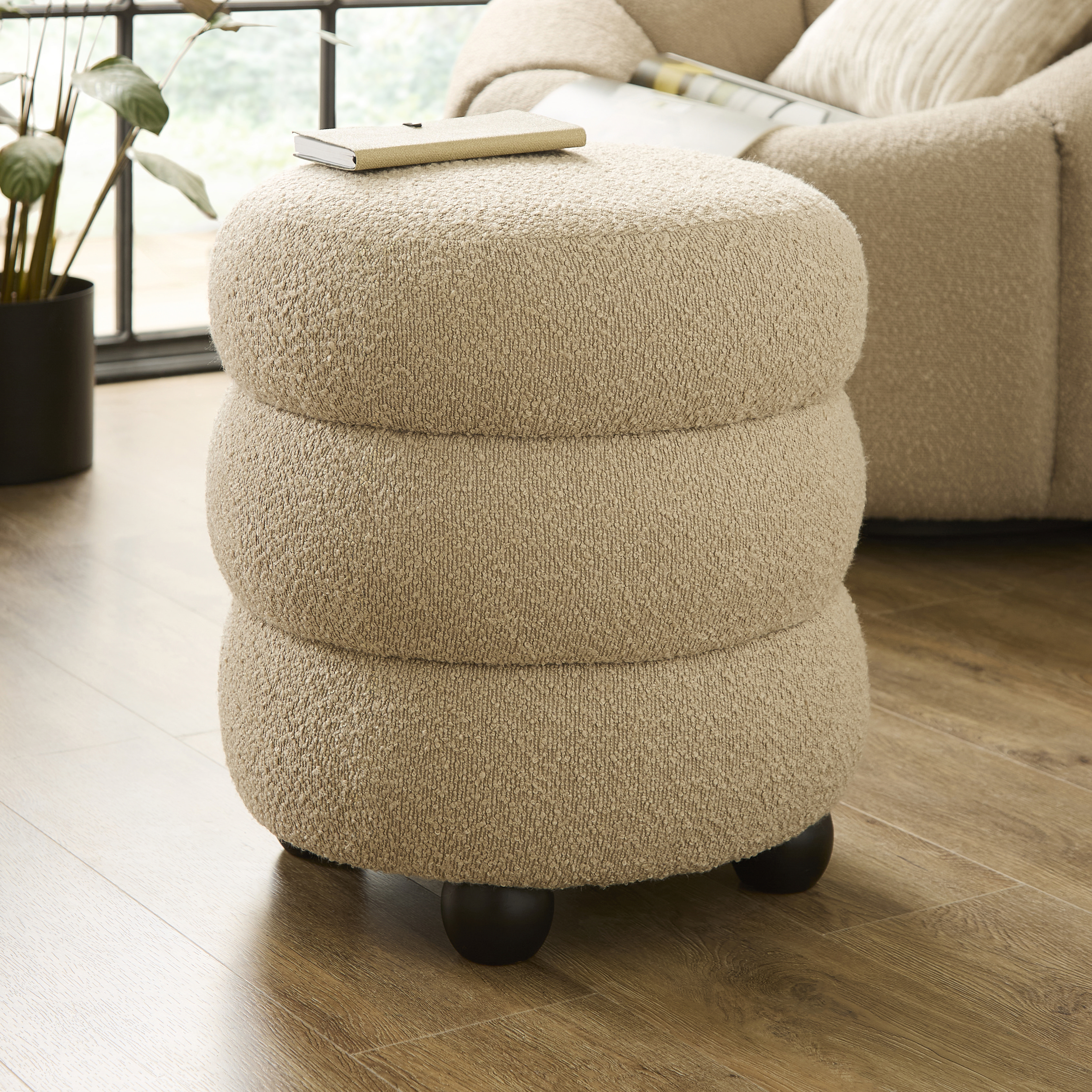 Florence Buff Boucle Pouffe