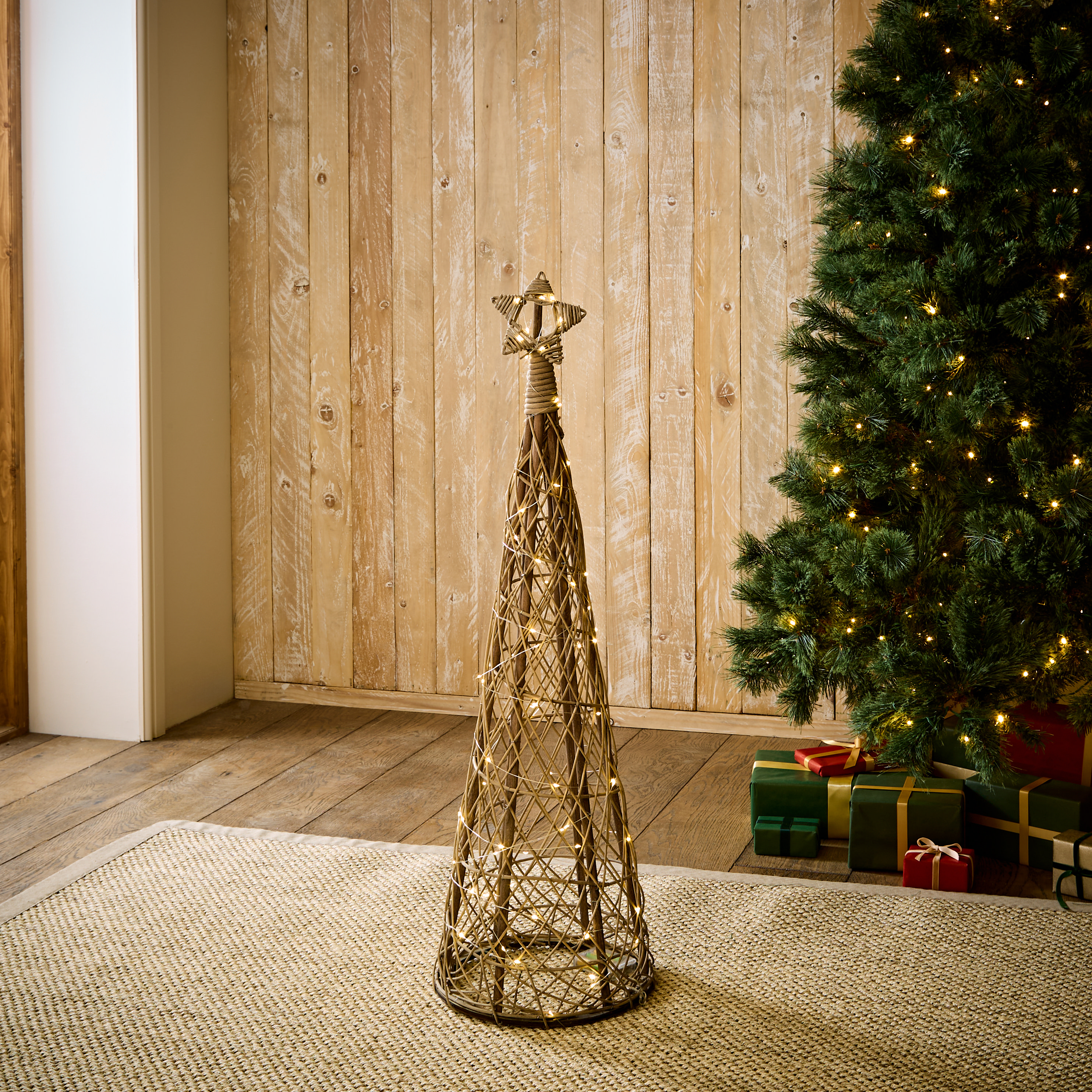 Small LED Wicker Christmas Tree With Star | MFI