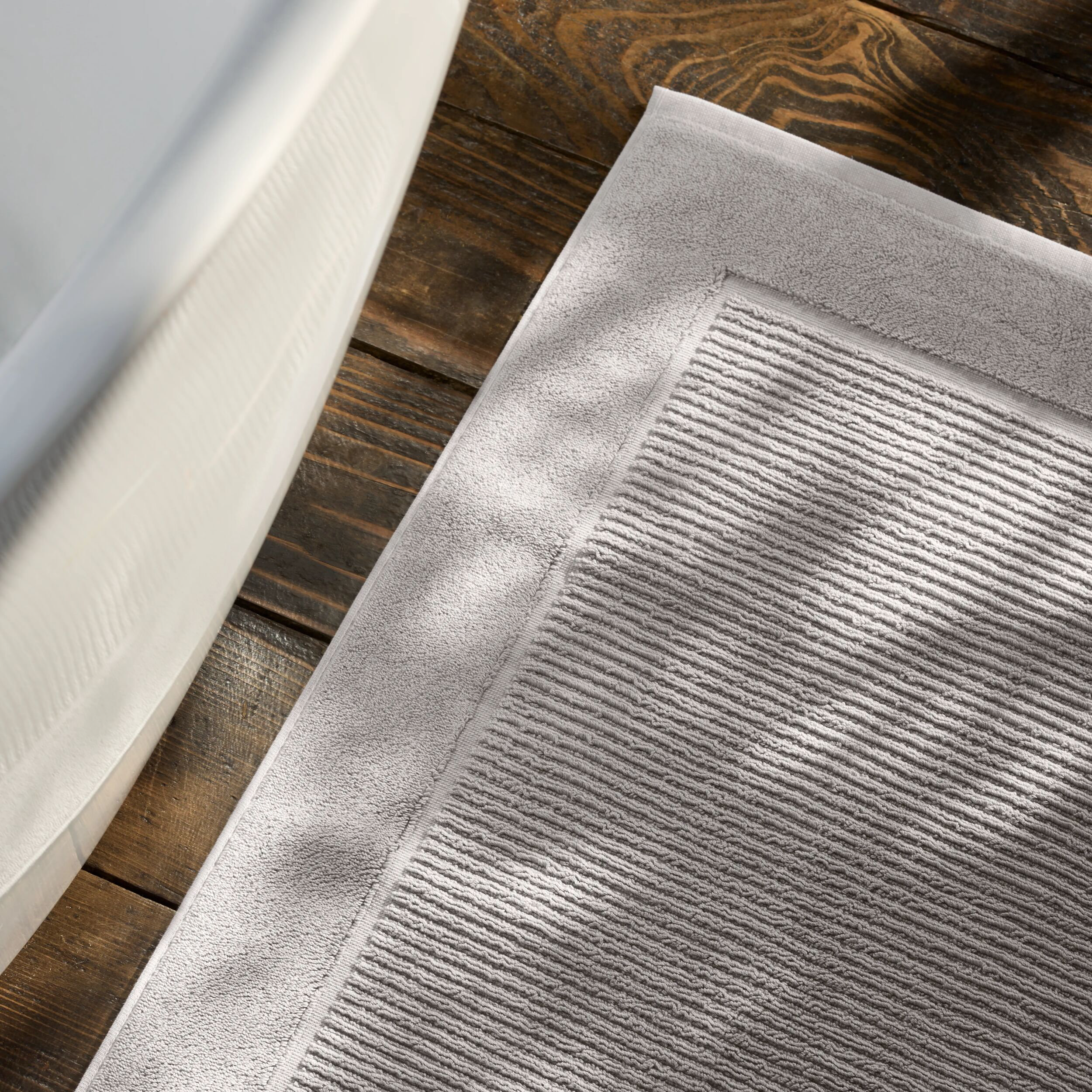 Christy Supreme Hygro Silver Bath Mat | MFI